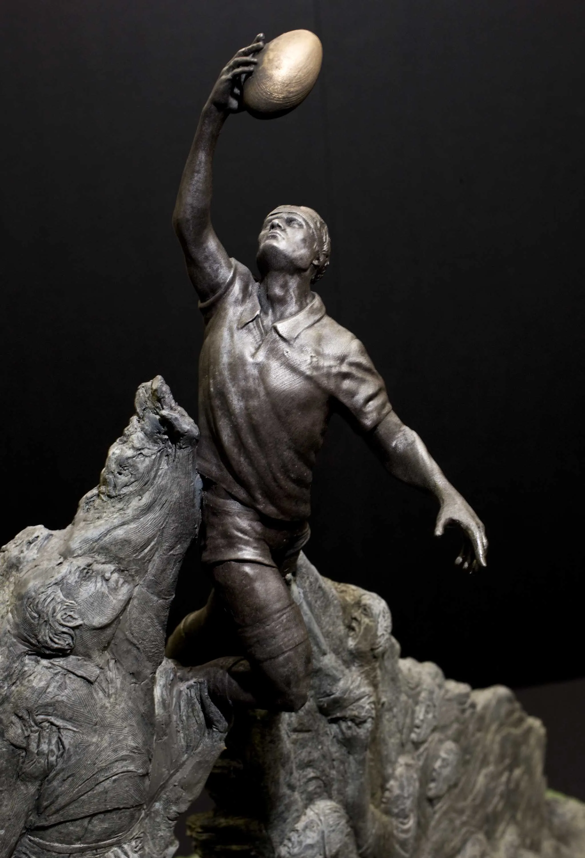 Weta unveils Rugby World Cup sculpture | The Big Idea